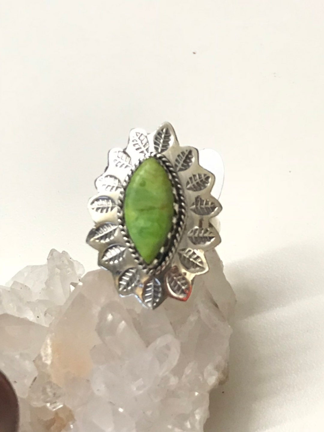 Australian Gaspeite Ring Size 8 - Etsy