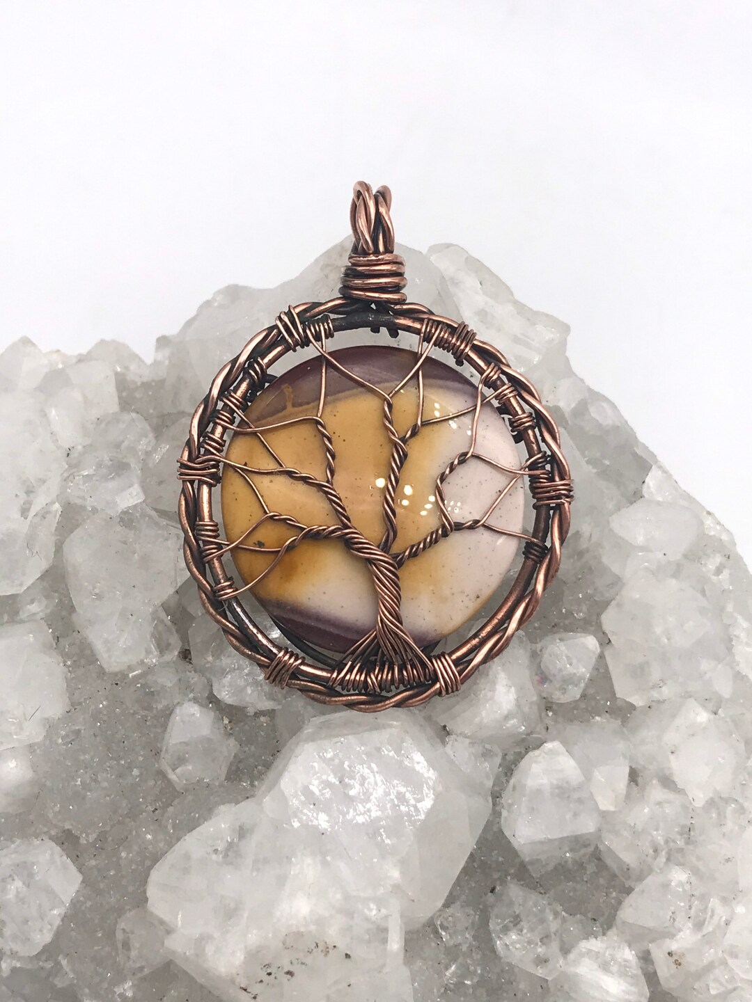 Wunderschöner Wire Wrapped Mookait Jaspis Baum des Lebens Anhänger ...