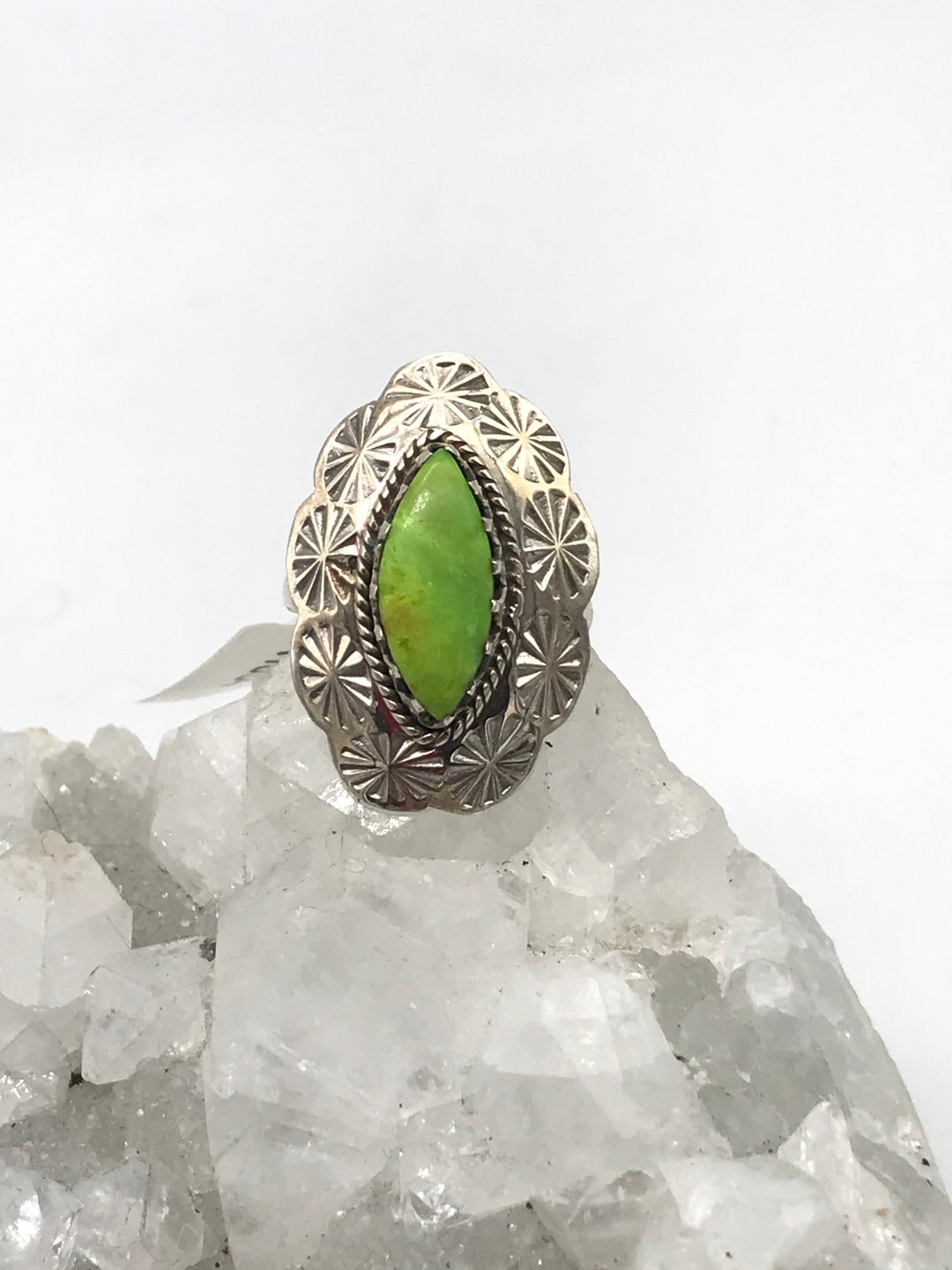Australian Gaspeite Ring Size 7 - Etsy