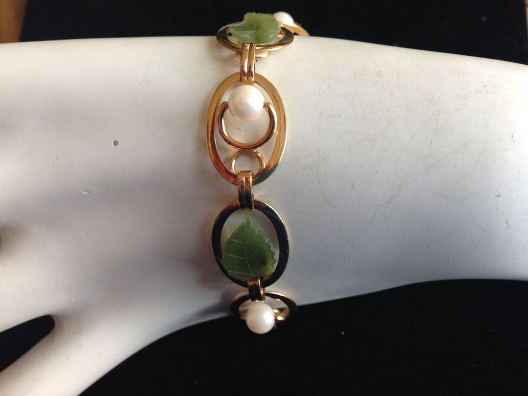 30% Off: Van Dell Gold + Jade Leaf Bracelet - Etsy