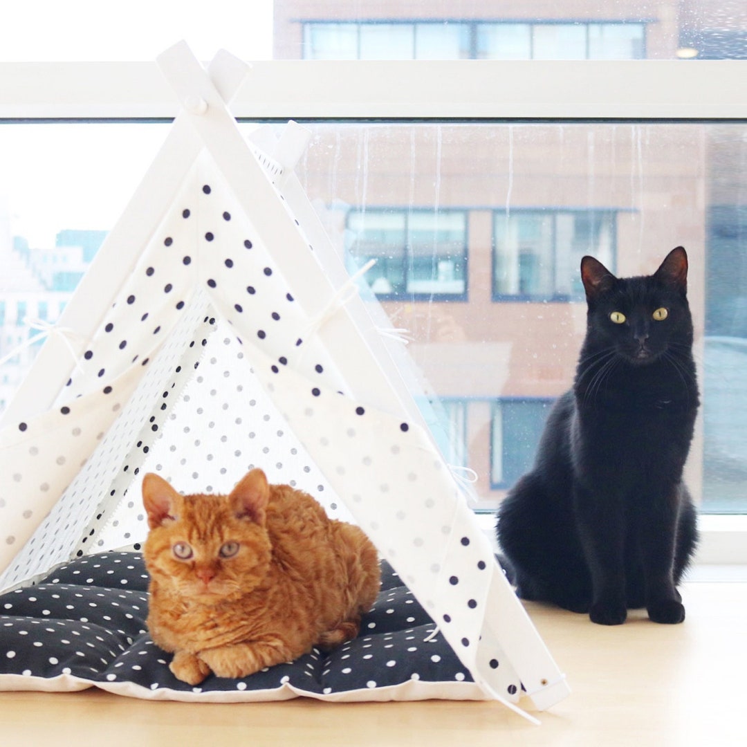 Guinea Pig Teepee Bed. White and Black Pet Teepee Tent. Chihuahua ...