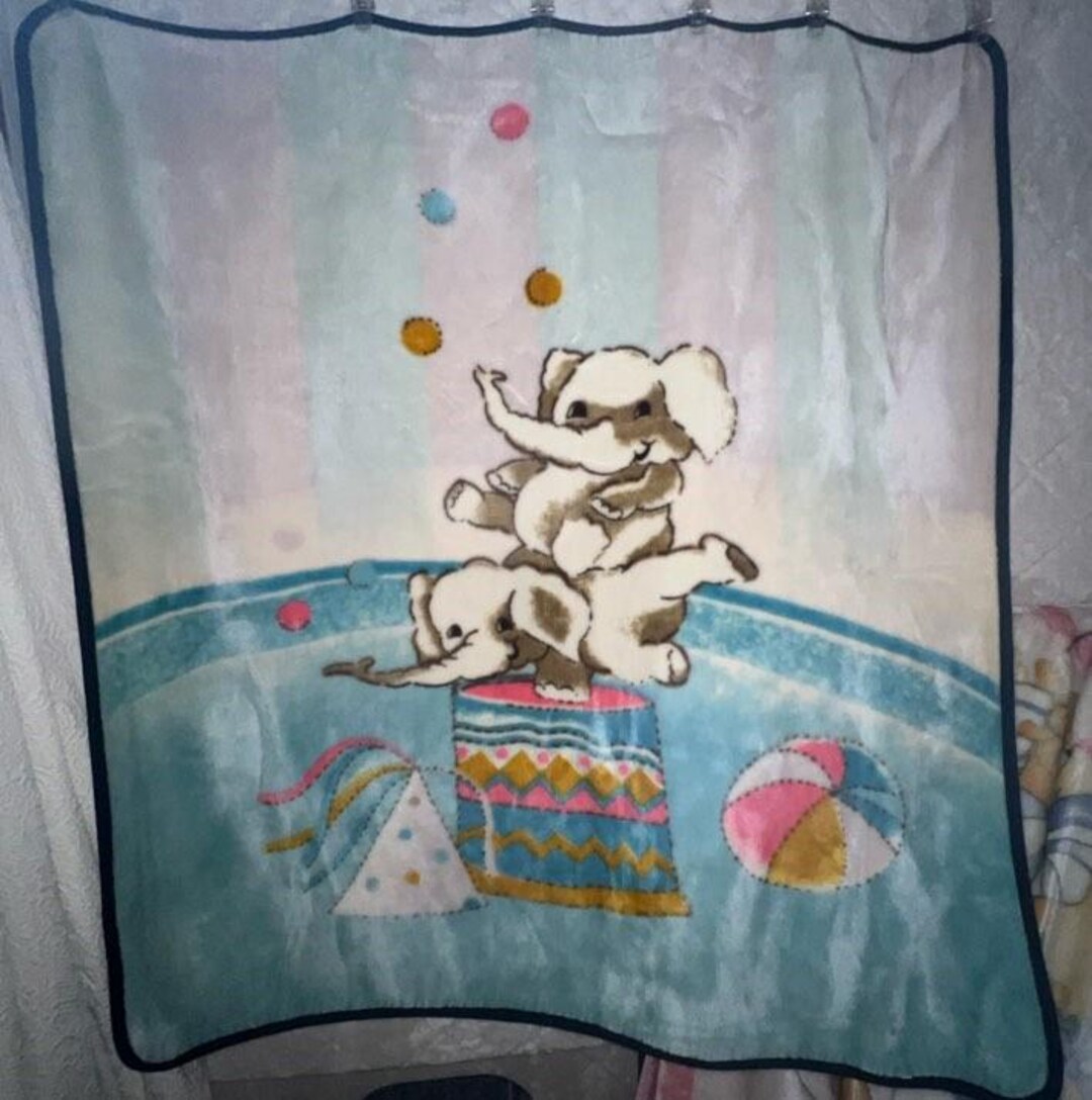 Vintage Baby Blanket Elephants Circus Juggling Beach Ball Elephant Pink ...