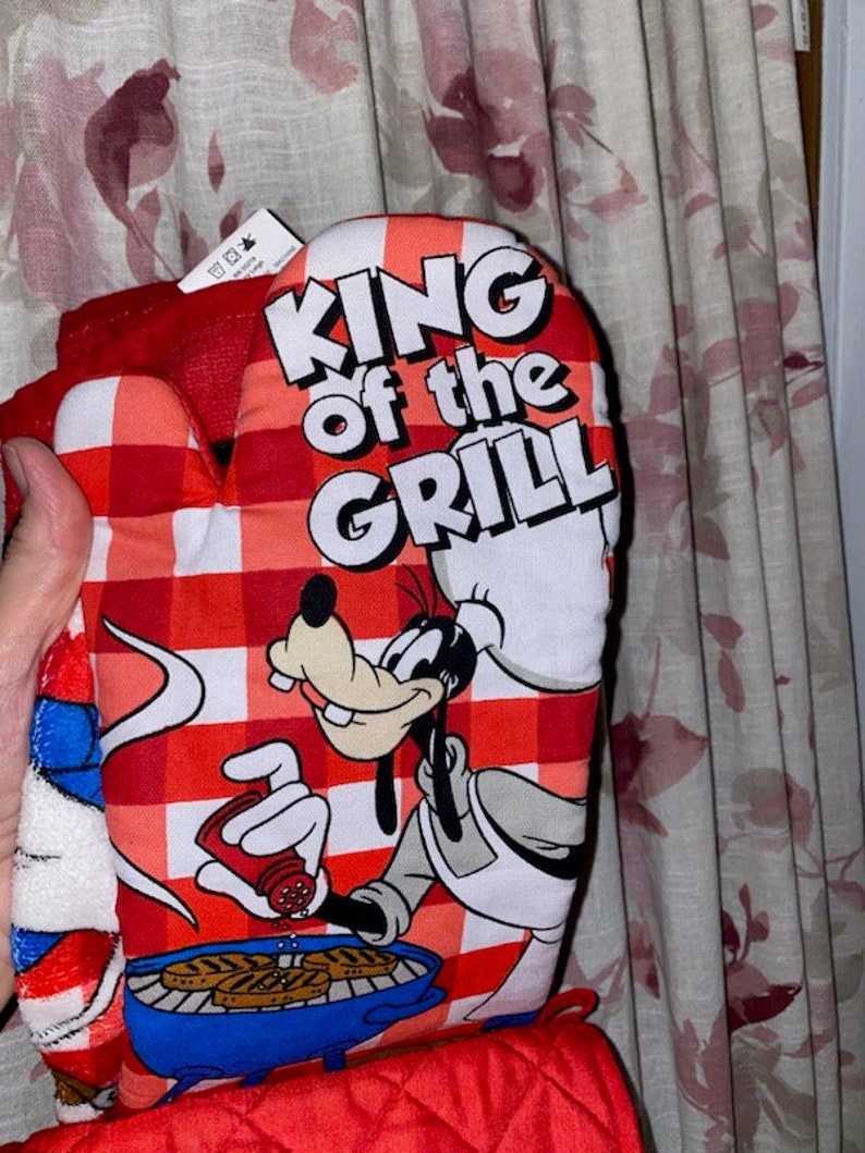 Vintage Disney Kitchen Towel Set Oven Mitt Pot Holder Goofy King of the ...