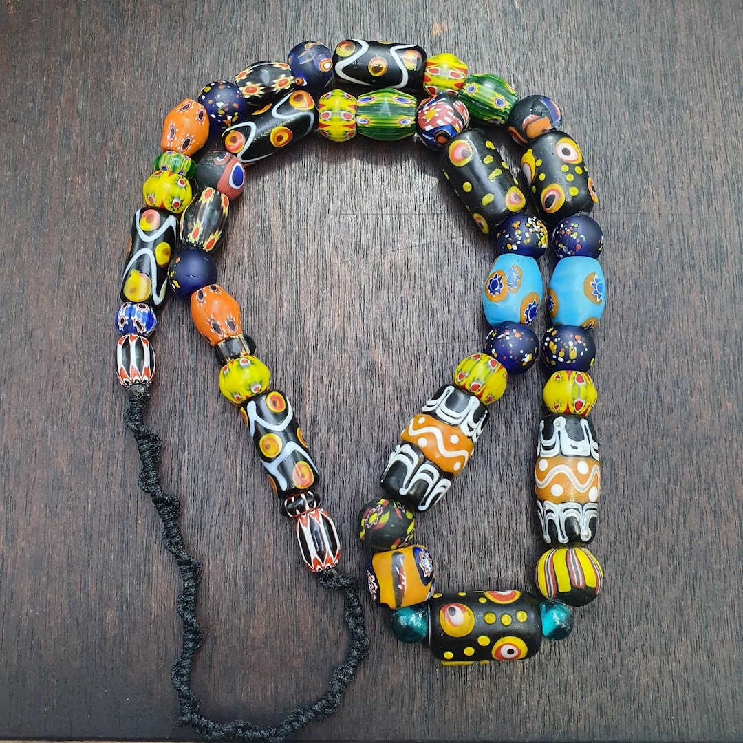 Vintage Venetian African Style Skunk Eyes and Chevron Beads Beaded ...