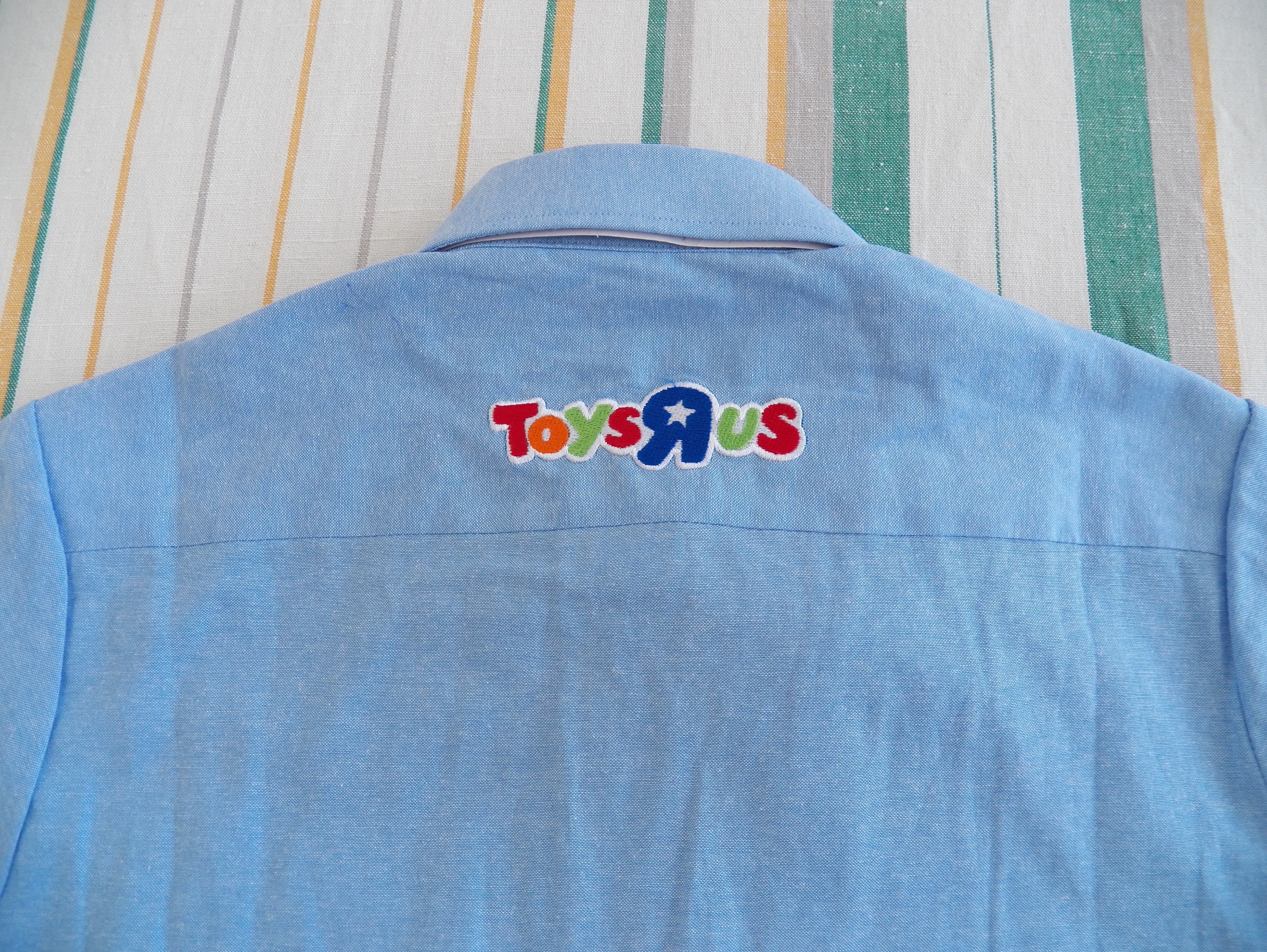 Vintage Toys r Us WOMENS Uniform Employee SHIRT Blue Oxford Cotton Size ...