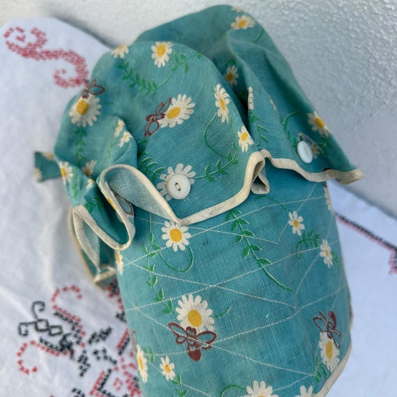 Rare 1930s Cotton Adult Bonnet with Bees and Daisies … - Gem