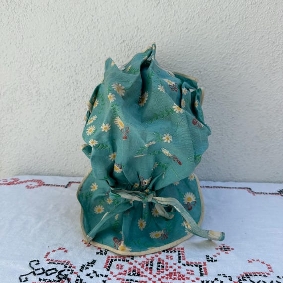 Rare 1930s Cotton Adult Bonnet with Bees and Daisies … - Gem