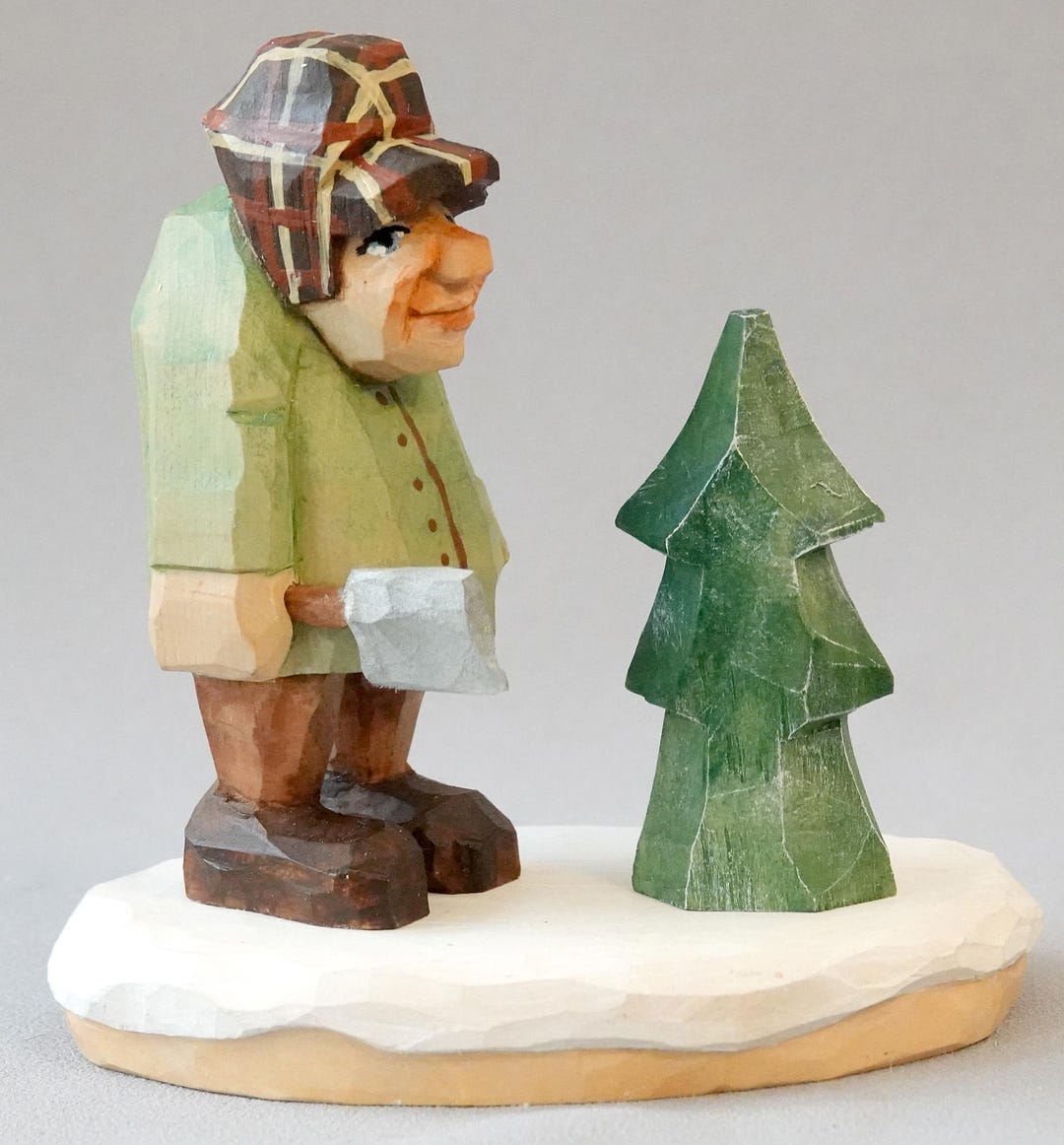 Handcrafted Santa Décor, Christmas Carvings, Custom Santa Figurines ...