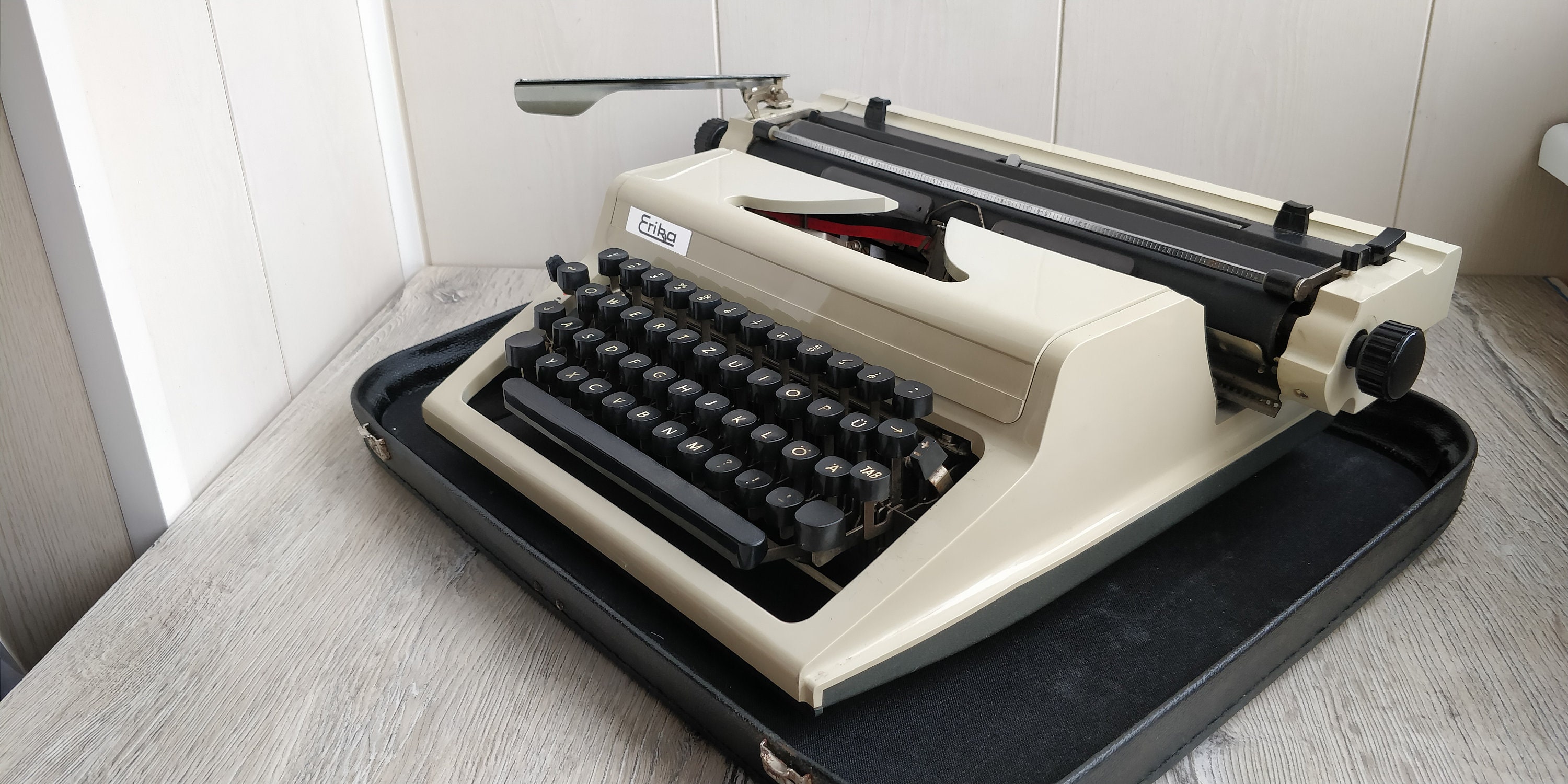1980s ERIKA Model 127 VEB Robotron Typewriter. QWERTZ - Etsy