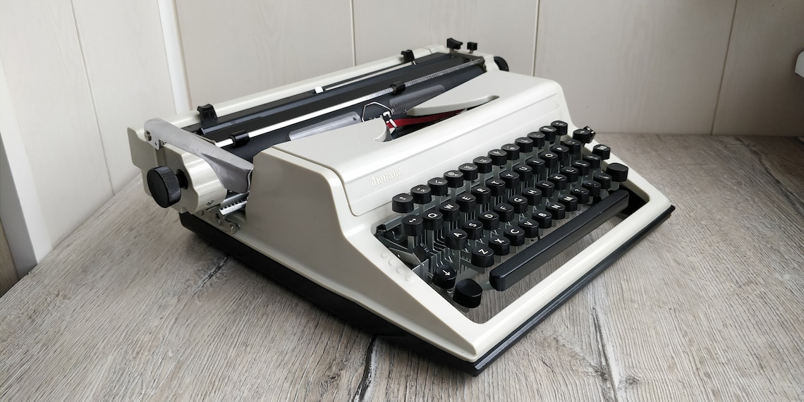 Lubava Soviet Typewriter. Wide Carriage. USSR Typewriter. - Etsy