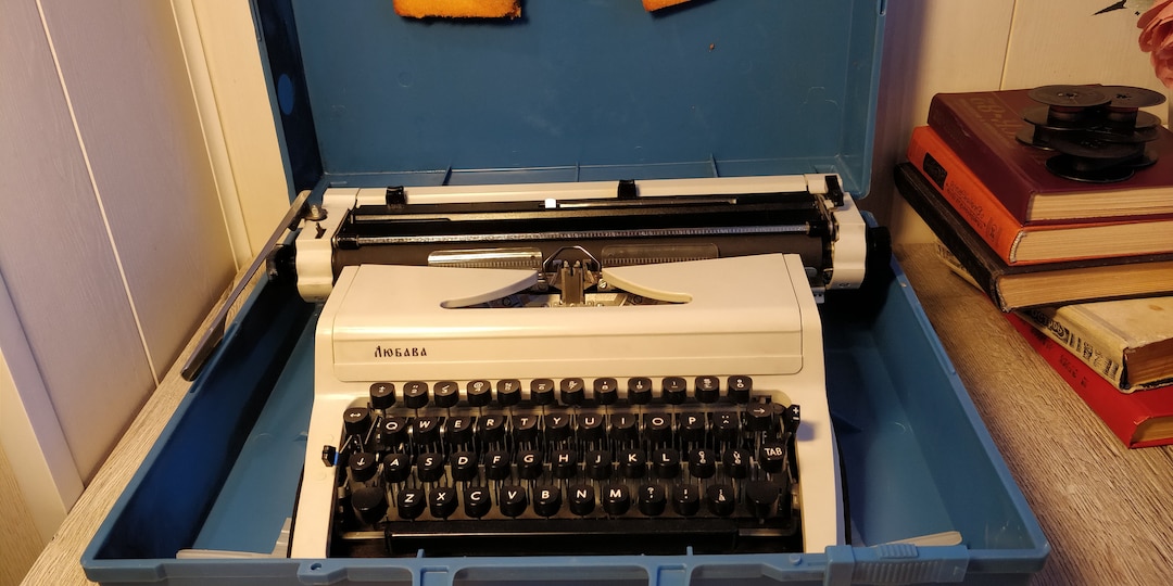 Lyubava Soviet Typewriter. Wide Carriage. USSR Typewriter. QWERTY Keys ...