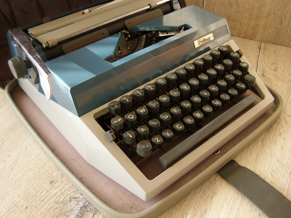 1960s ERIKA Model 40 Typewriter. QWERTY Keyboard. Manual Working ...