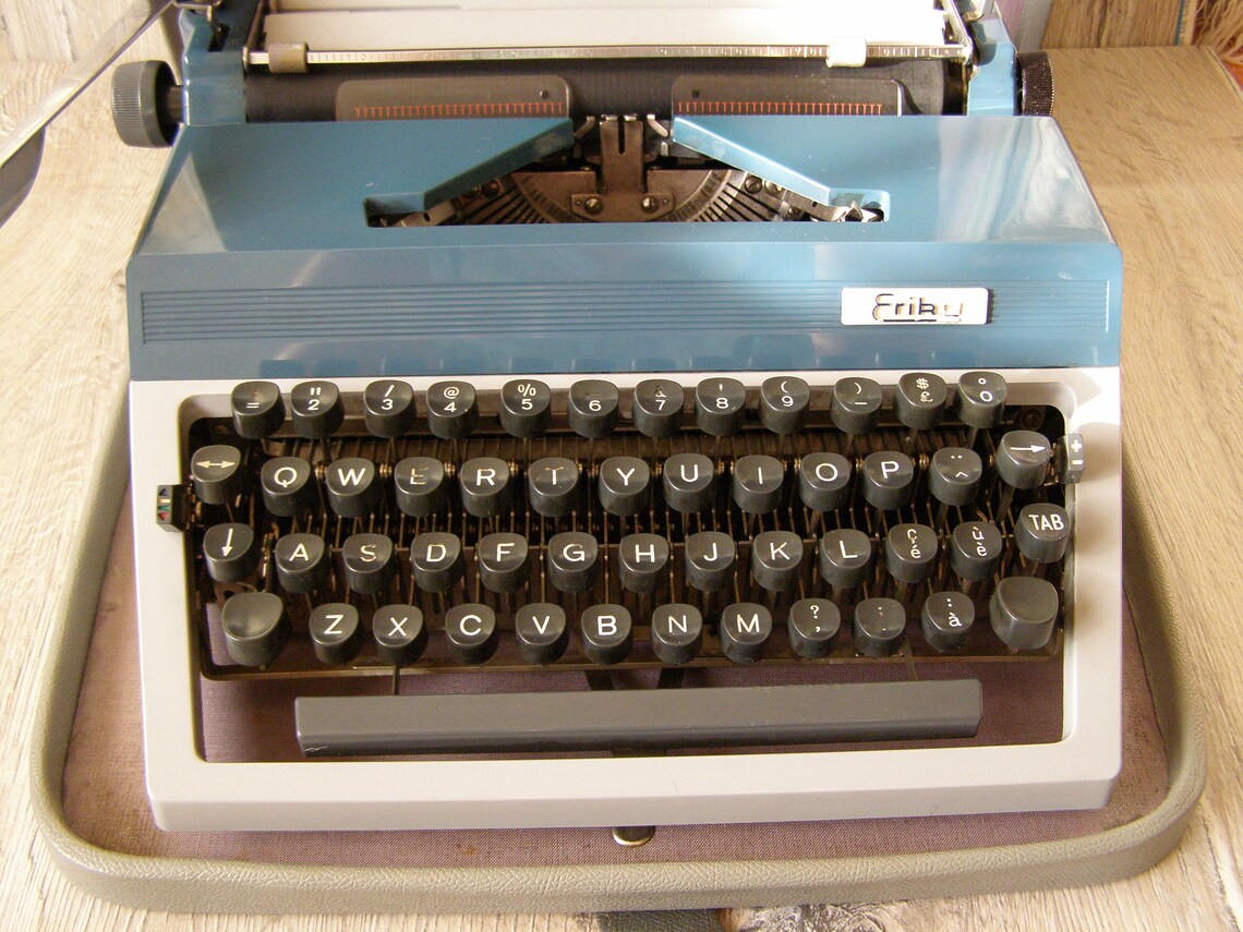 1960s ERIKA Model 40 Typewriter. QWERTY Keyboard. Manual Working ...
