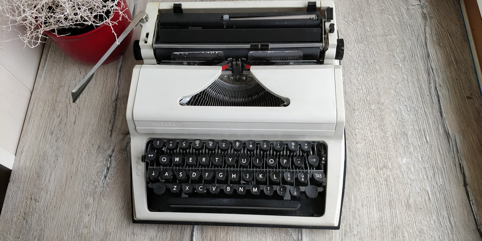 1990 Lyubava Soviet Typewriter. USSR Typewriter. QWERTY Keys. Portable ...