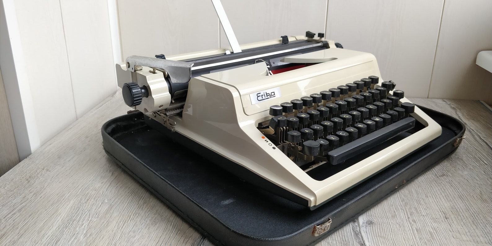 1980s ERIKA Model 127 VEB Robotron Typewriter. QWERTZ - Etsy