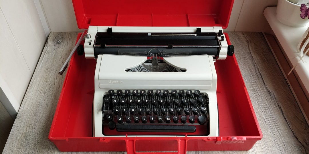 Lubava Soviet Typewriter. Wide Carriage. USSR Typewriter. QWERTY Keys ...