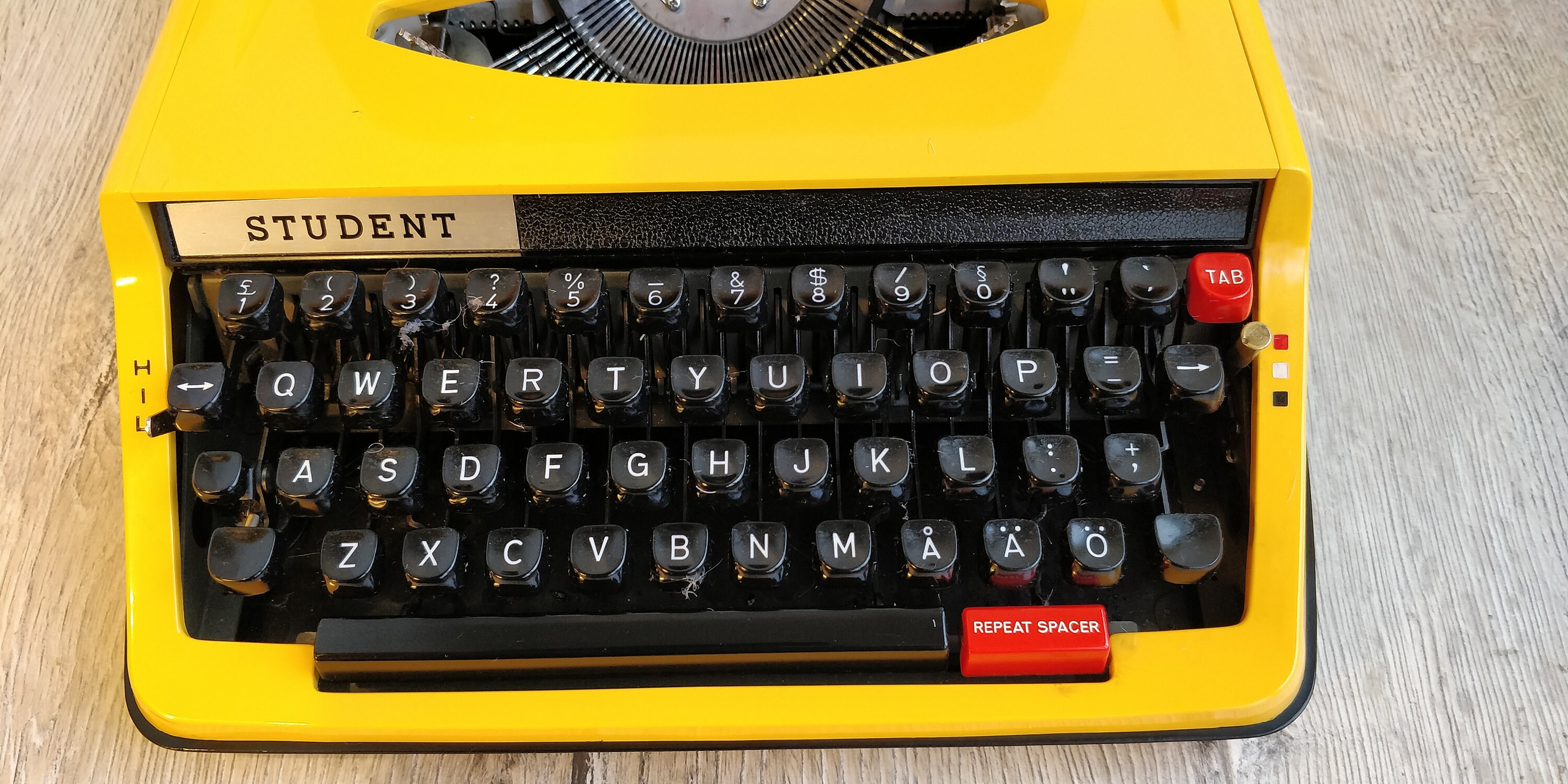 1970s STUDENT Japan Typewriter. QWERTY Keys. Yellow Portable Typewriter ...