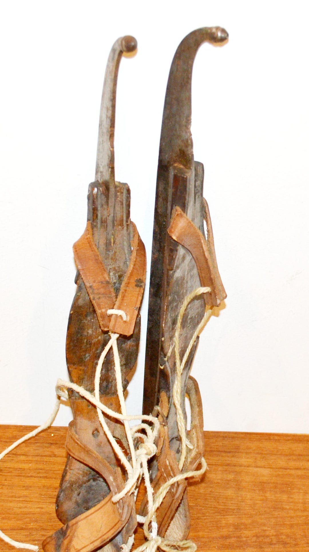 Vintage Ice Skates Decoration Antique 1920s Country Style Retro Mid ...