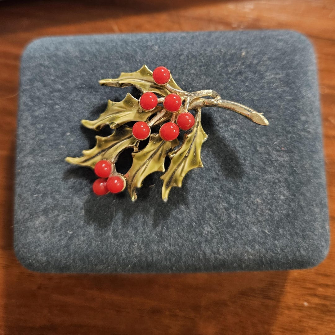 Vintage 1950s Piscitelli Signed Goldtone Brooch With Red Holly Berries ...