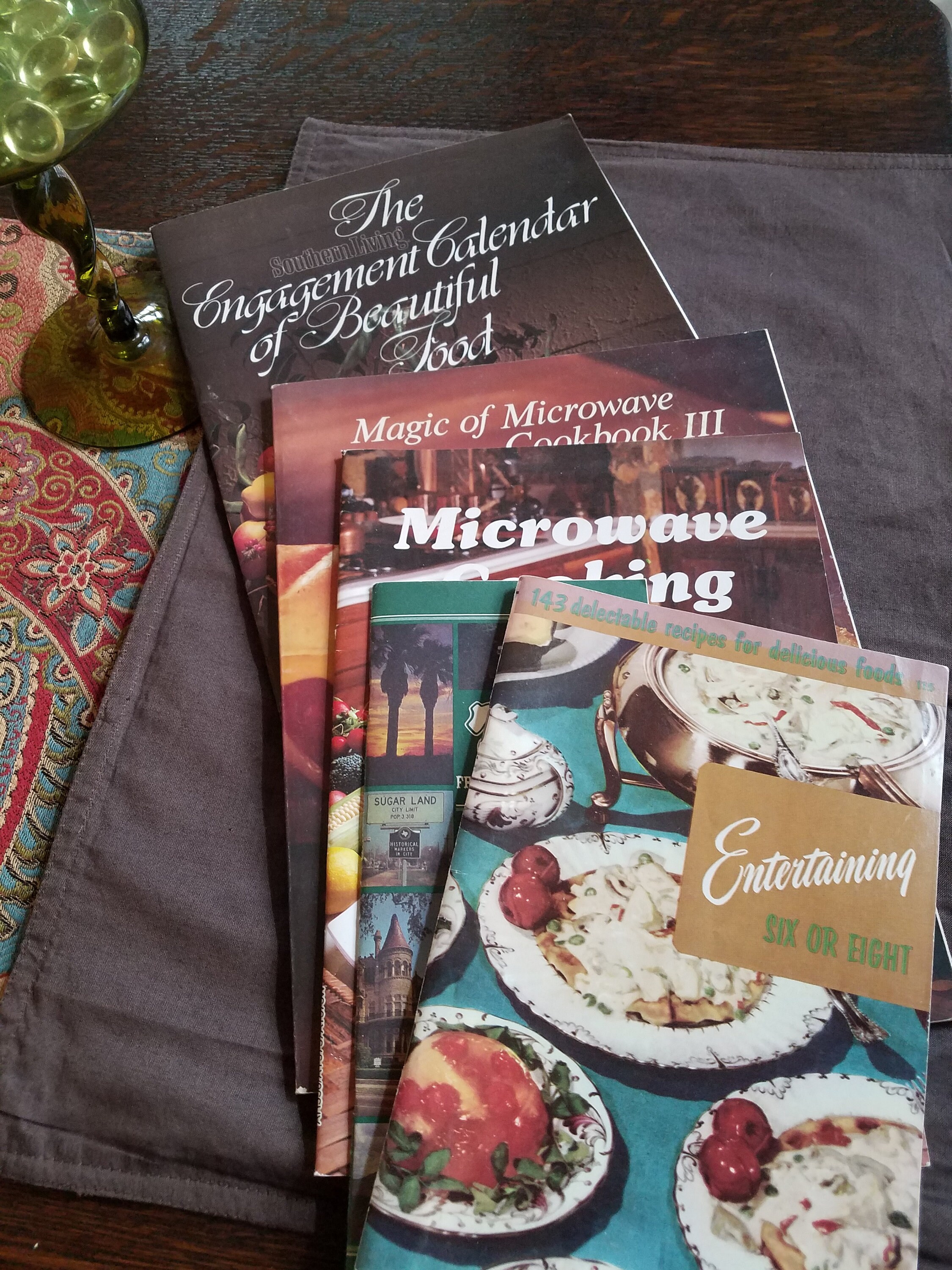 5 Assorted Vintage 1970s-80s Cookbooks With Timeless Recipes and ...