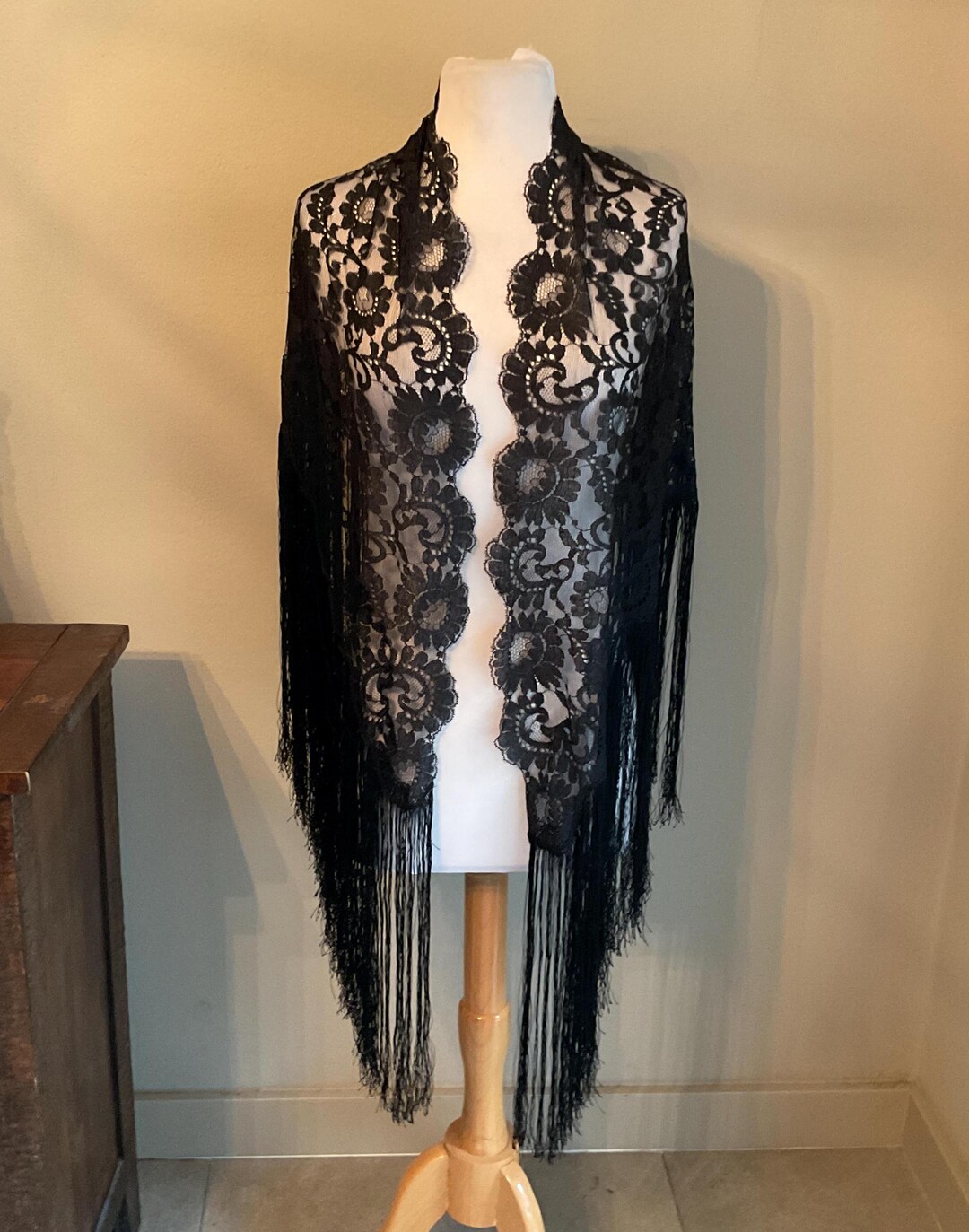 Vintage Black Lace Shawl 14" Fringe / Floral Black Lace Fringed Wrap ...
