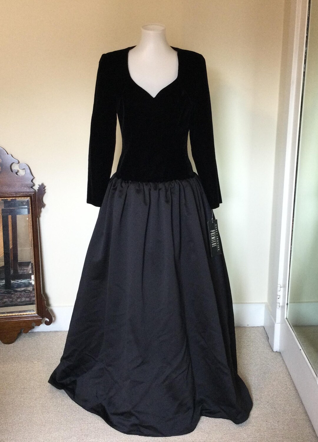 Black Velvet Taffeta Full Gown Nancy Johnson Premiere / Velvet Black ...