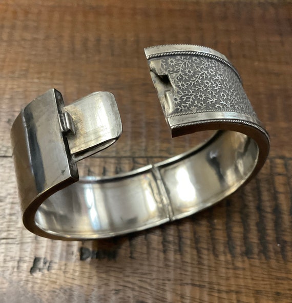 Antique Victorian Sterling Silver Hinged Cuff Bracele… - Gem