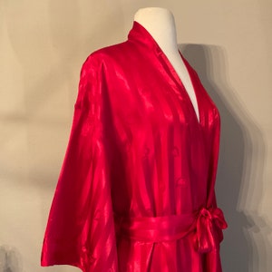 Victorias Secret Red Satin Heart Print Robe One Size / Red Heart Satin ...