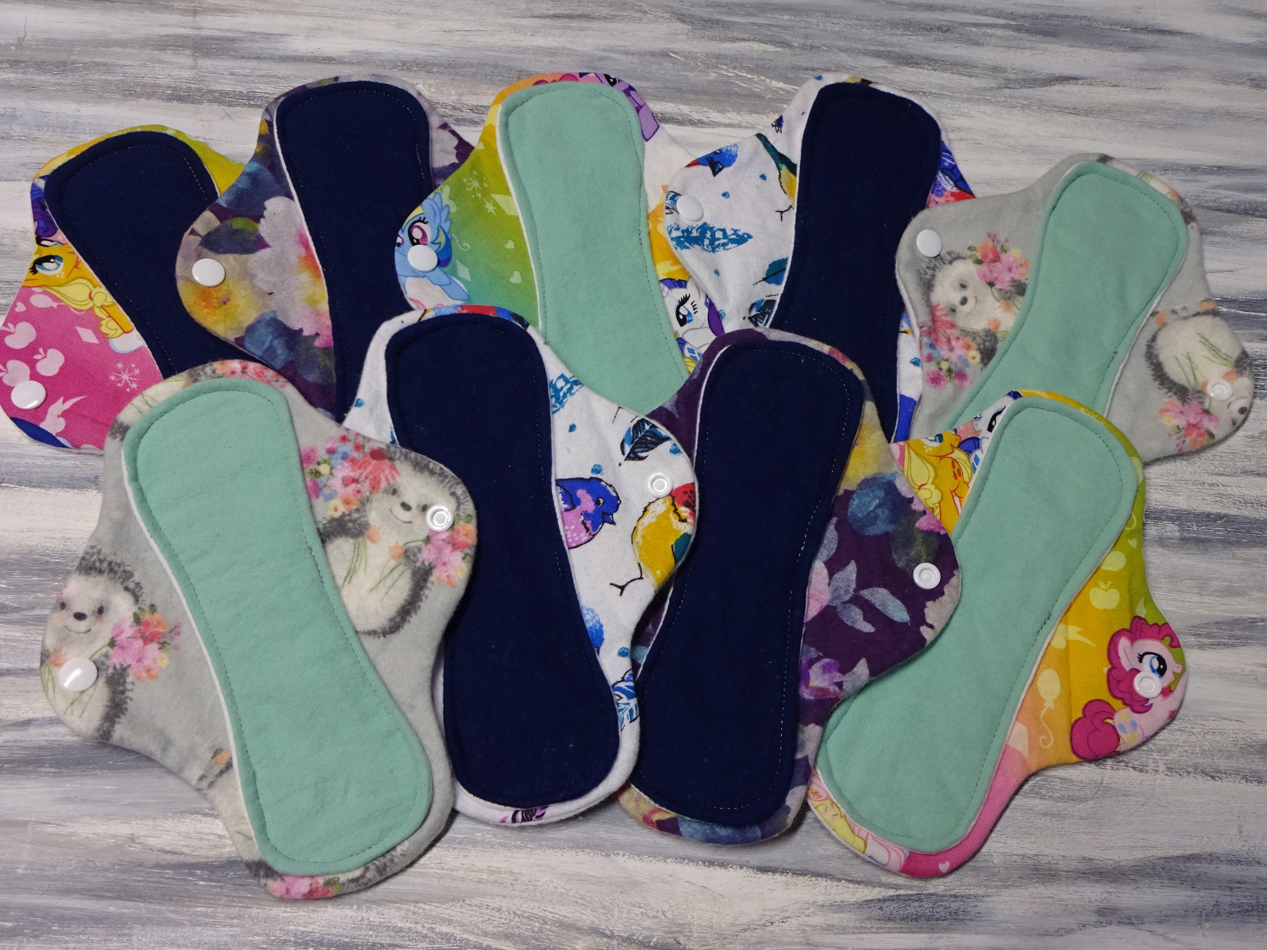 Light Medium Heavy Super REUSABLE CLOTH PADS great shape pads w/ wings ...