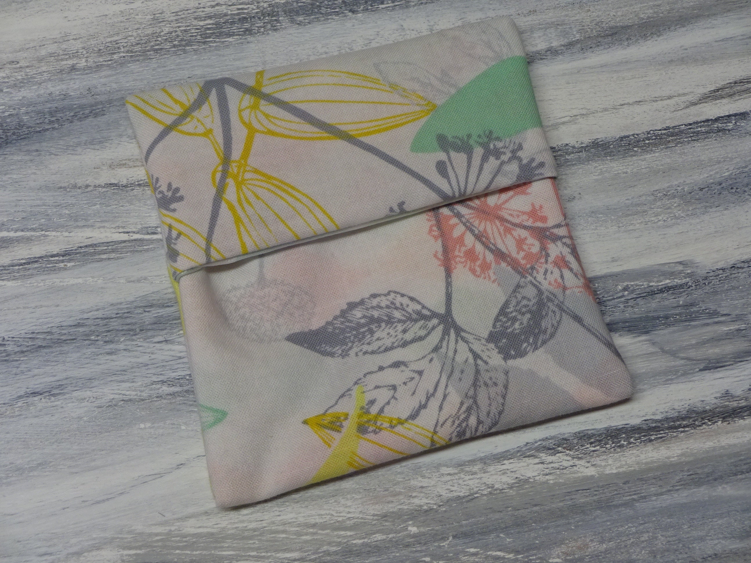 White & Floral Cloth CLOTH PAD WRAPPERS mini wet bag for cloth pads ...