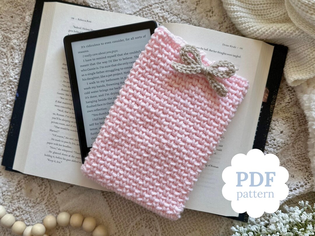 Crochet E-reader Sleeve Pattern PDF – Bow-tied Tablet Pouch, Protective E-reader Cover, Cozy ...