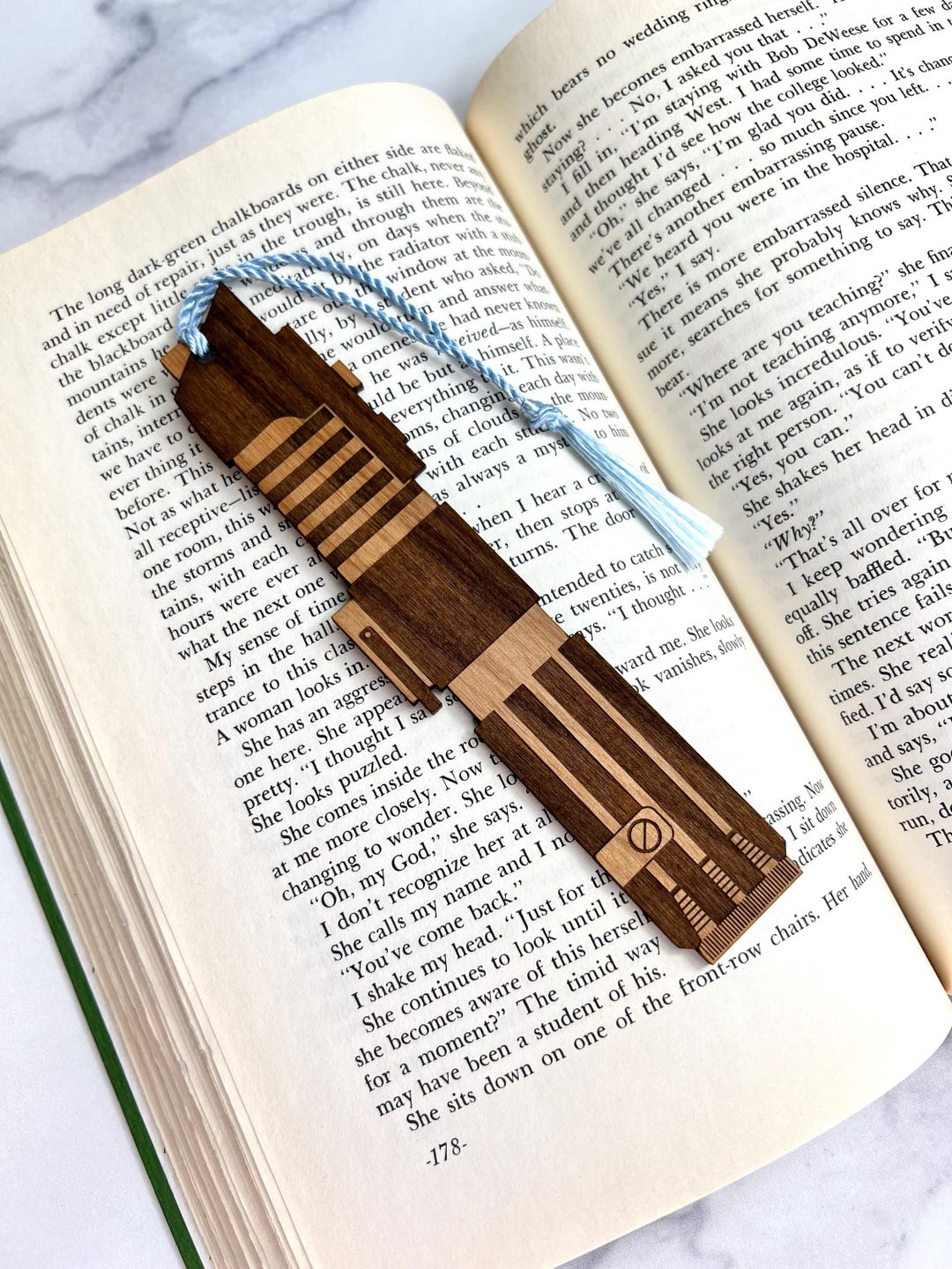 Elzar Mann Lightsaber Bookmark – Alder Wood Star Wars Gift - Etsy