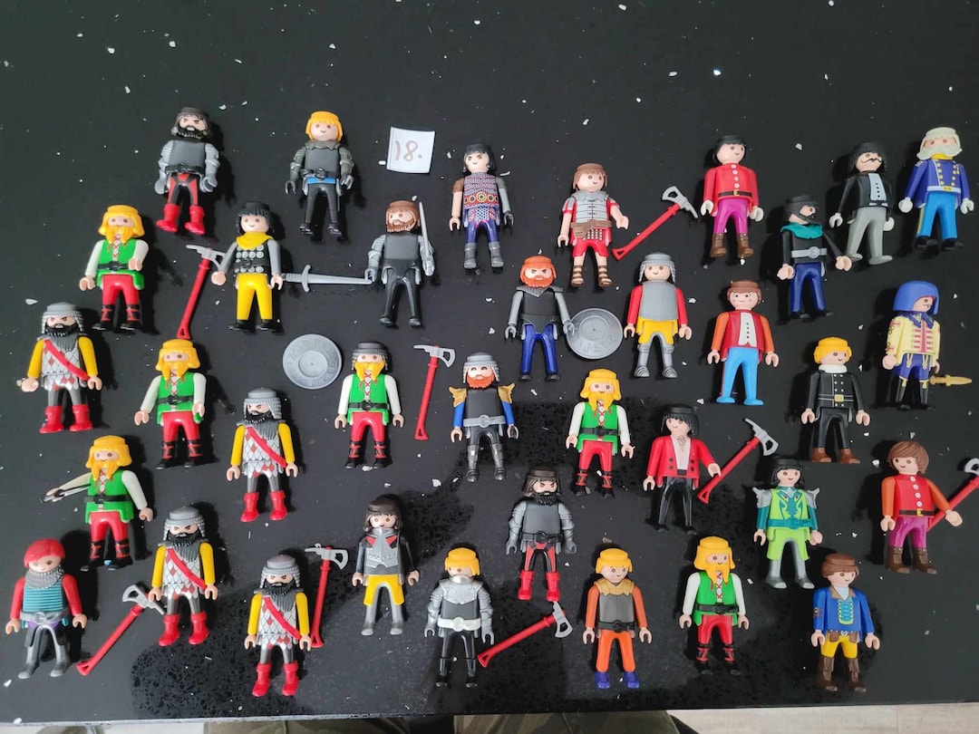 PLAYMOBIL Vintage 1990s CHARACTERS Mediaval People and KNIGHTS Cake ...