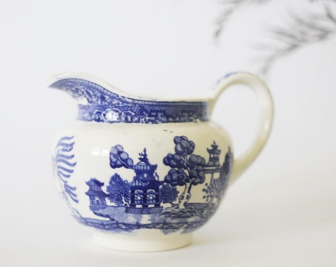 Vintage Blue Willow Pottery Pitcher - Etsy
