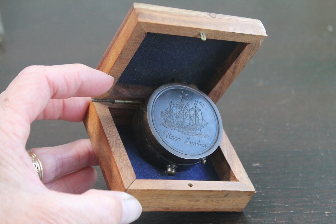 Ross London Pocket Compass in Hardwood Presentation Box Nautical Ship ...