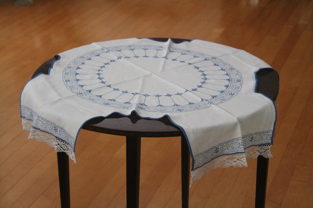 Unusual Round Table Scarf W/ Wings Blue & White Embroidered Linen ...