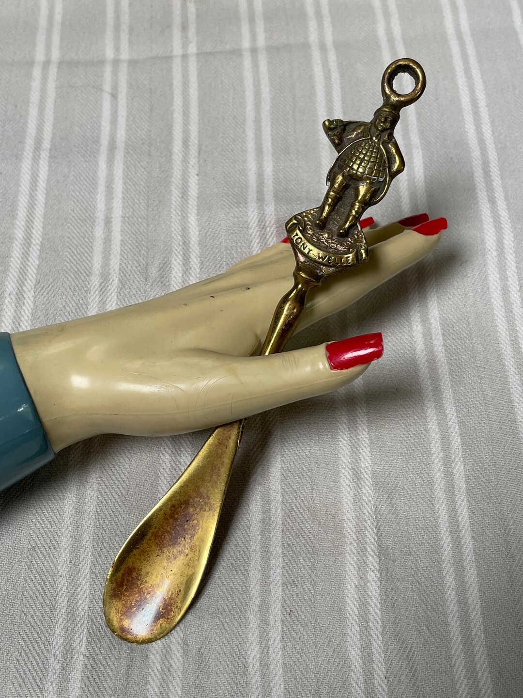 Antique Brass Figural Shoehorn Tony Weller Charles Dickens Pickwick ...