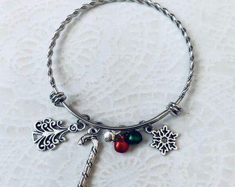 Let It Snow Christmas Bangle Charm Bracelet - Etsy
