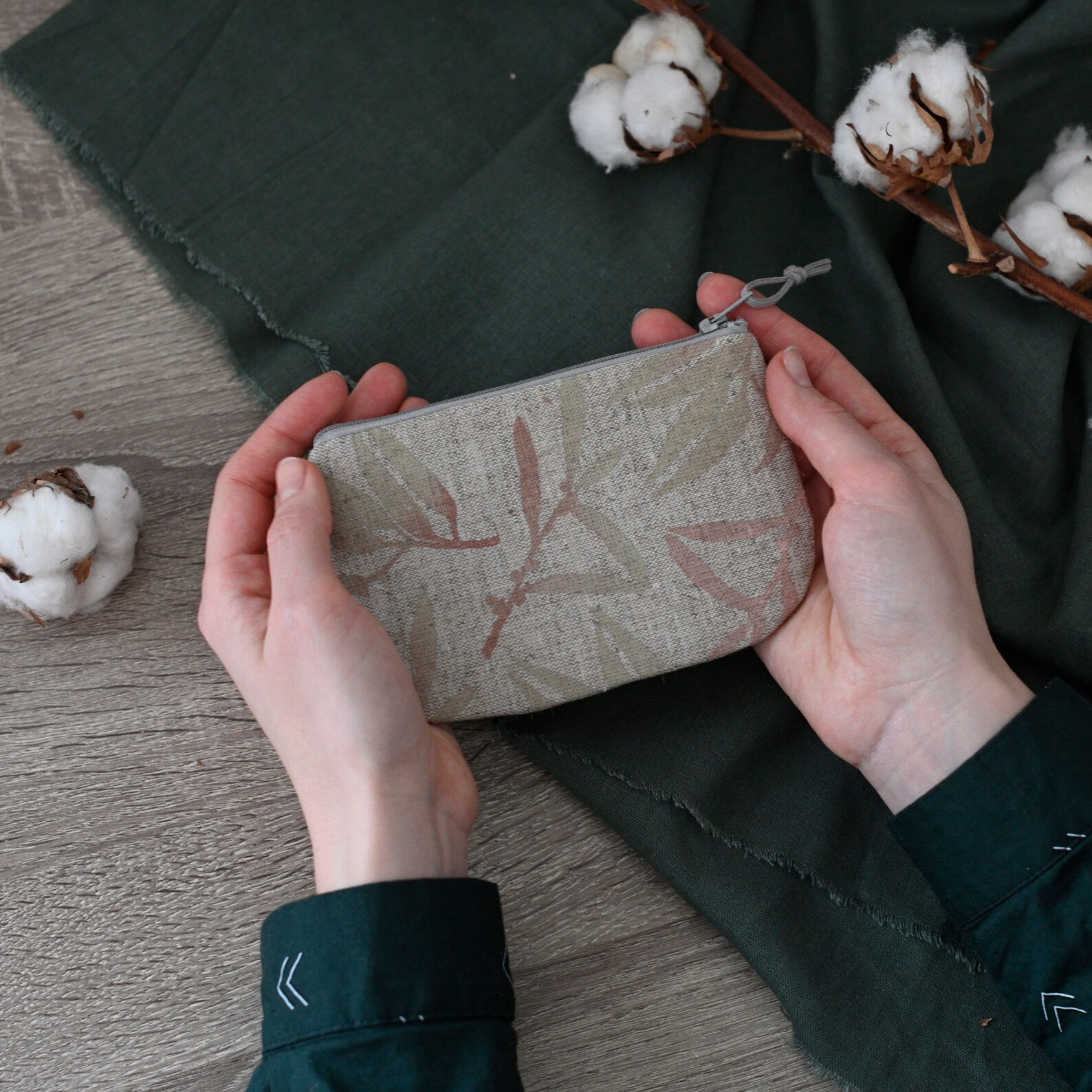 Small linen wallet with handprinted botanical pattern. Coin | Etsy
