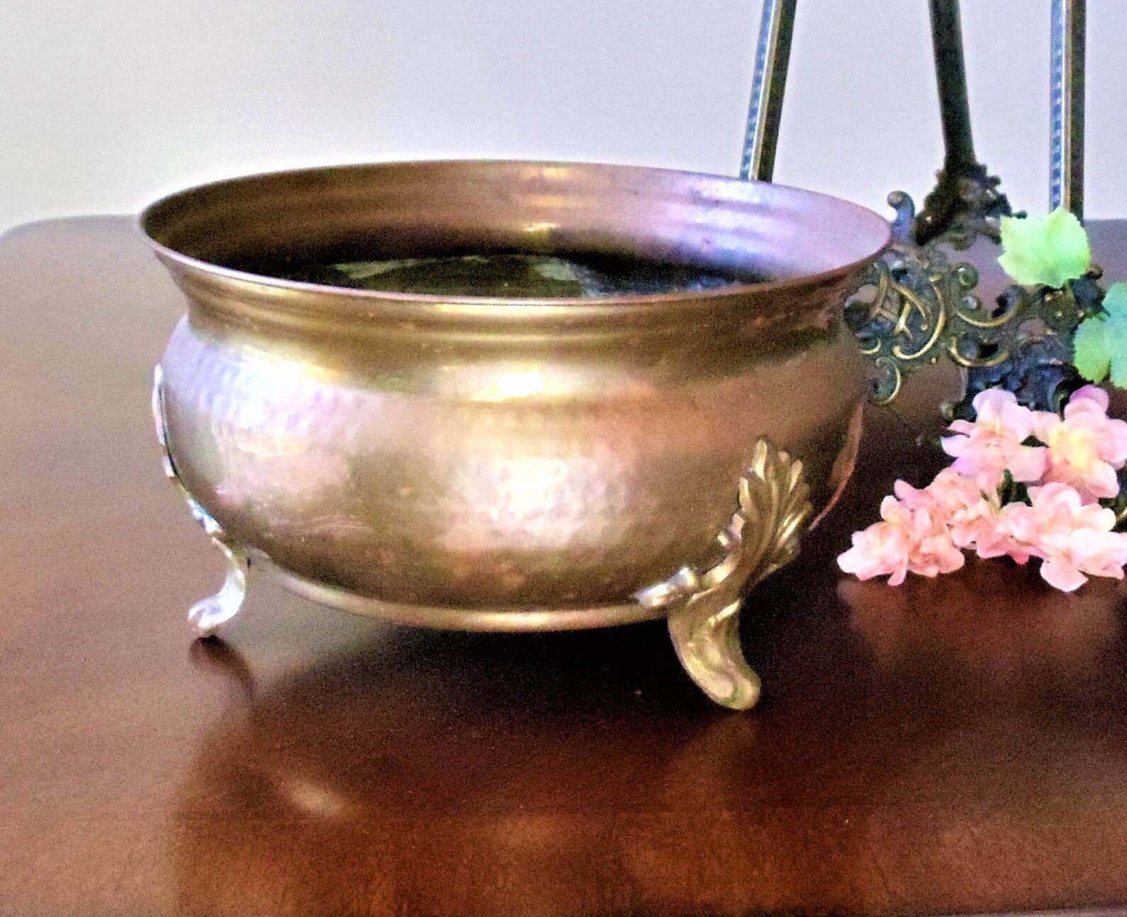 Large Brass Pot Planter Vintage Hammered Brass 3 Legs - Etsy