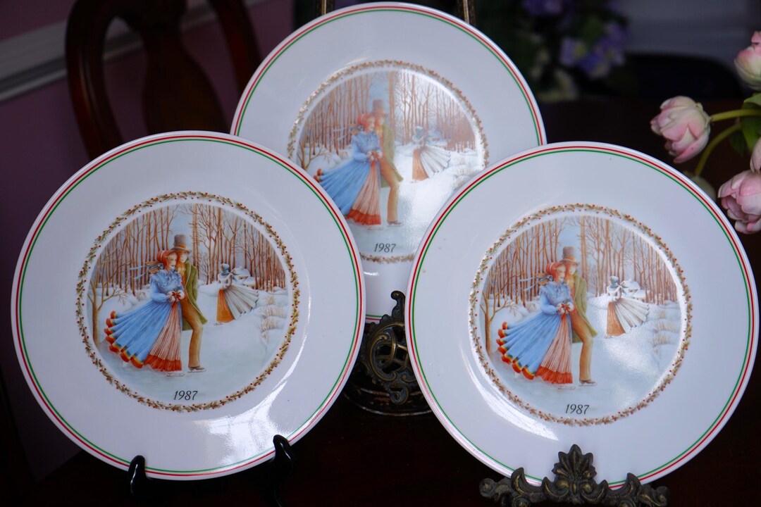 Corelle Dinner Plates Set of 3, Vintage Christmas Collector Series 1987 ...