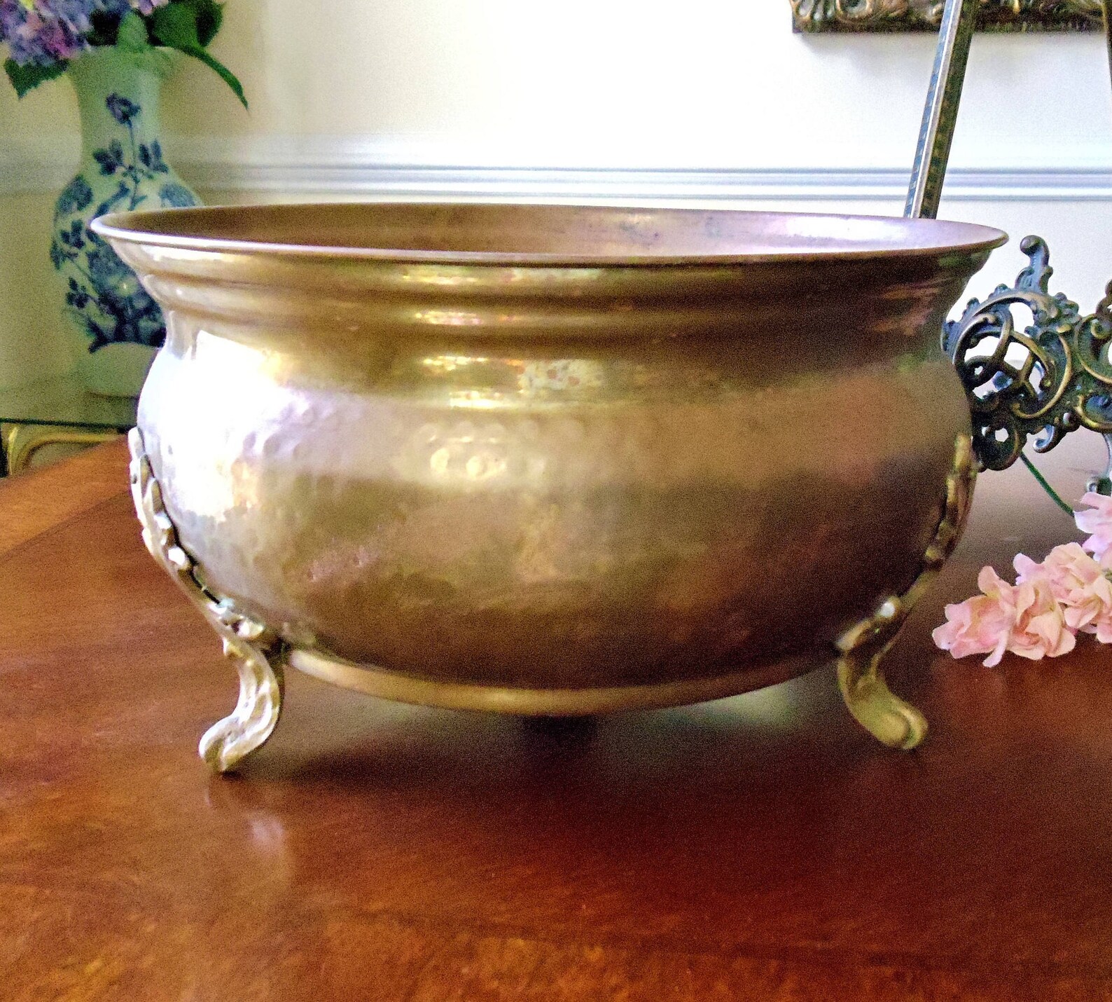 Large Brass Pot Planter Vintage Hammered Brass 3 Legs - Etsy