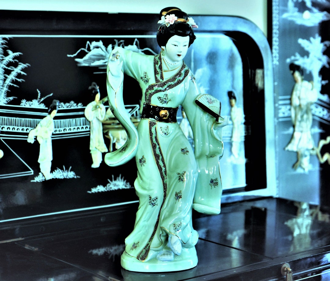Rare Geisha Statue, Vintage Collectible Oriental Hand Painted Porcelain ...