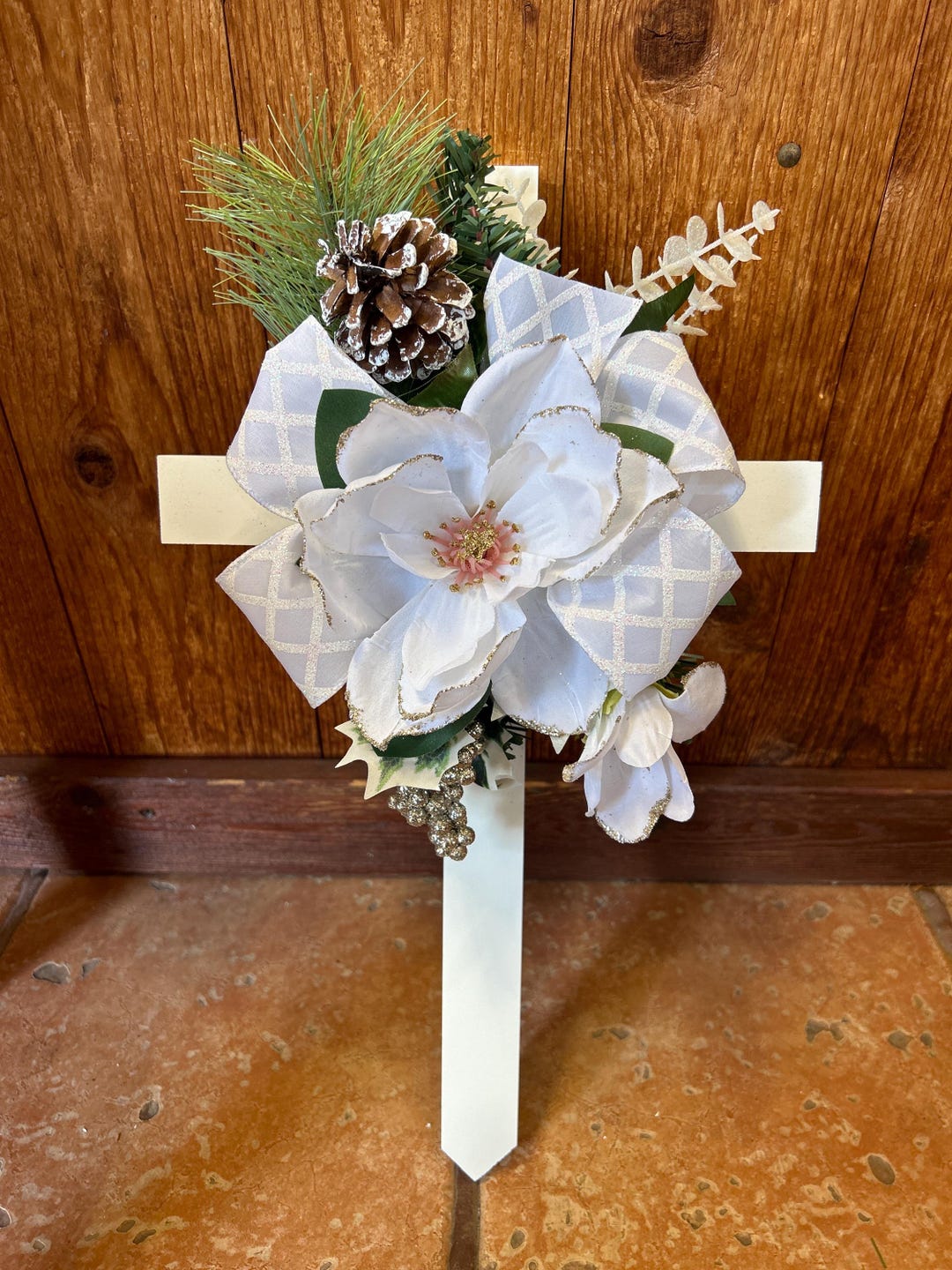 Cemetery Cross Cemetary Flowers Grave Decoration Christmas Xmas Grave ...