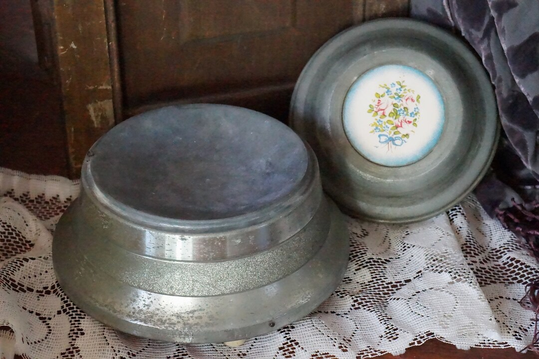 Victorian Musical Powder Box/powder Puff Box/bouquet of - Etsy