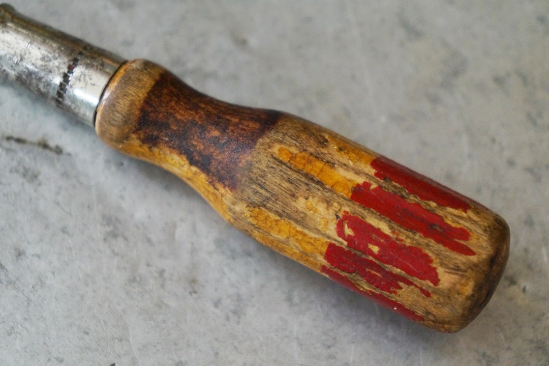 Old Wood Handle Screwdriver/red Stripe Handle/flathead/wooden Handle ...