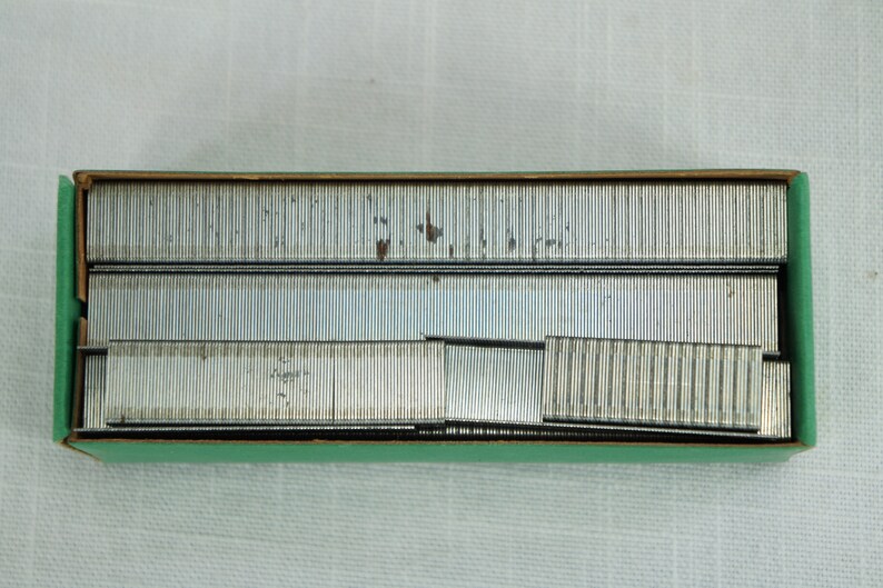 Old Vintage Office Staple Box With Staples/federal Staples/federal ...