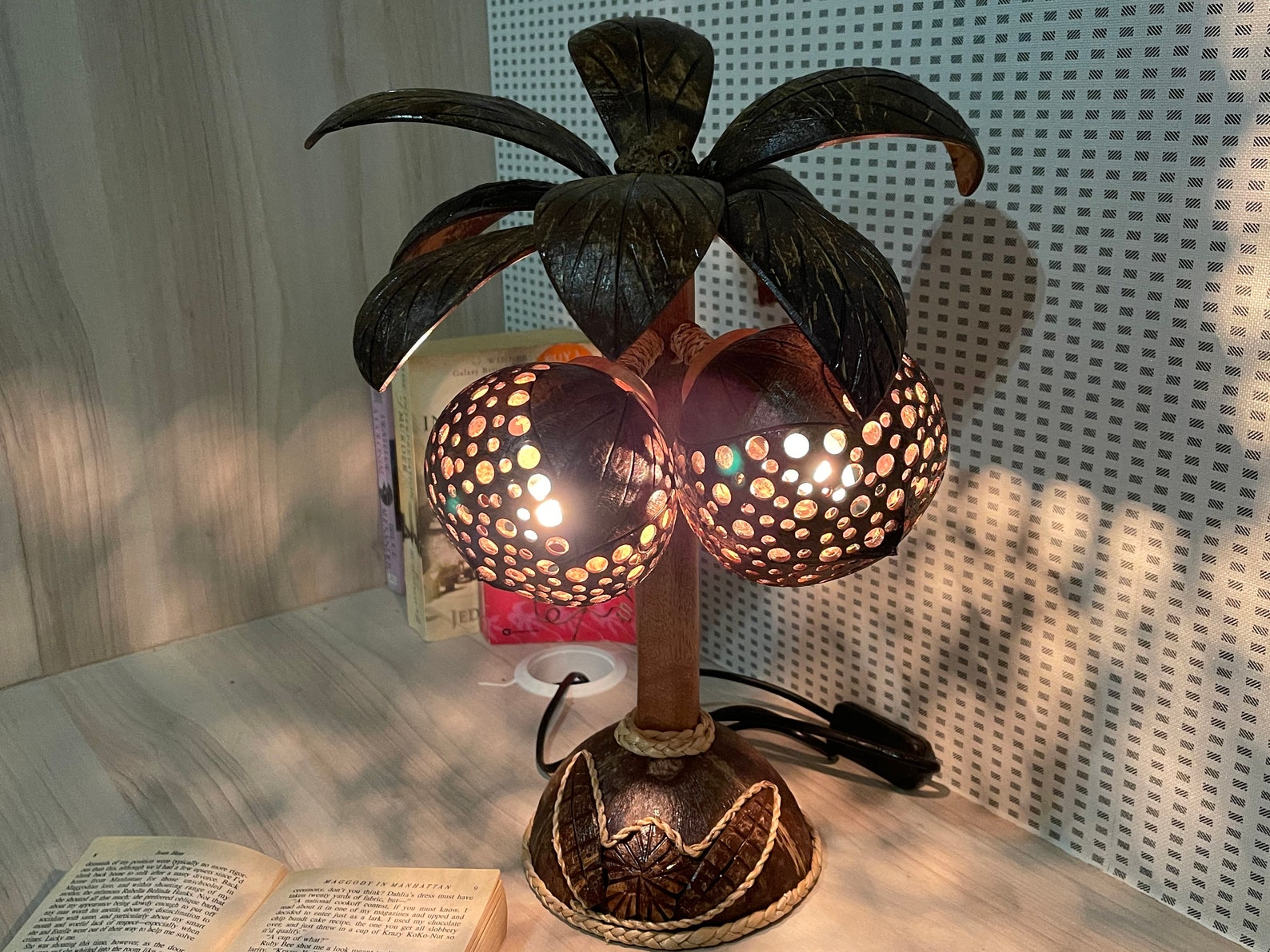 2 Balls Coconut Lamp Coconut Tree Shell Bedroom Lamp Tree Table Light ...