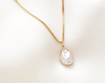 Dainty & Minimal Jewelry Perfect for by SimpleDaintyJewelry