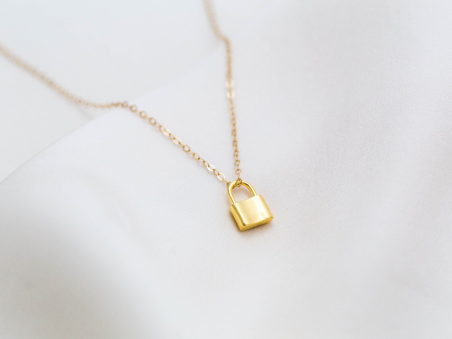 Dainty Gold Lock Necklace / Tiny Lock Necklace / Lock Layering - Etsy